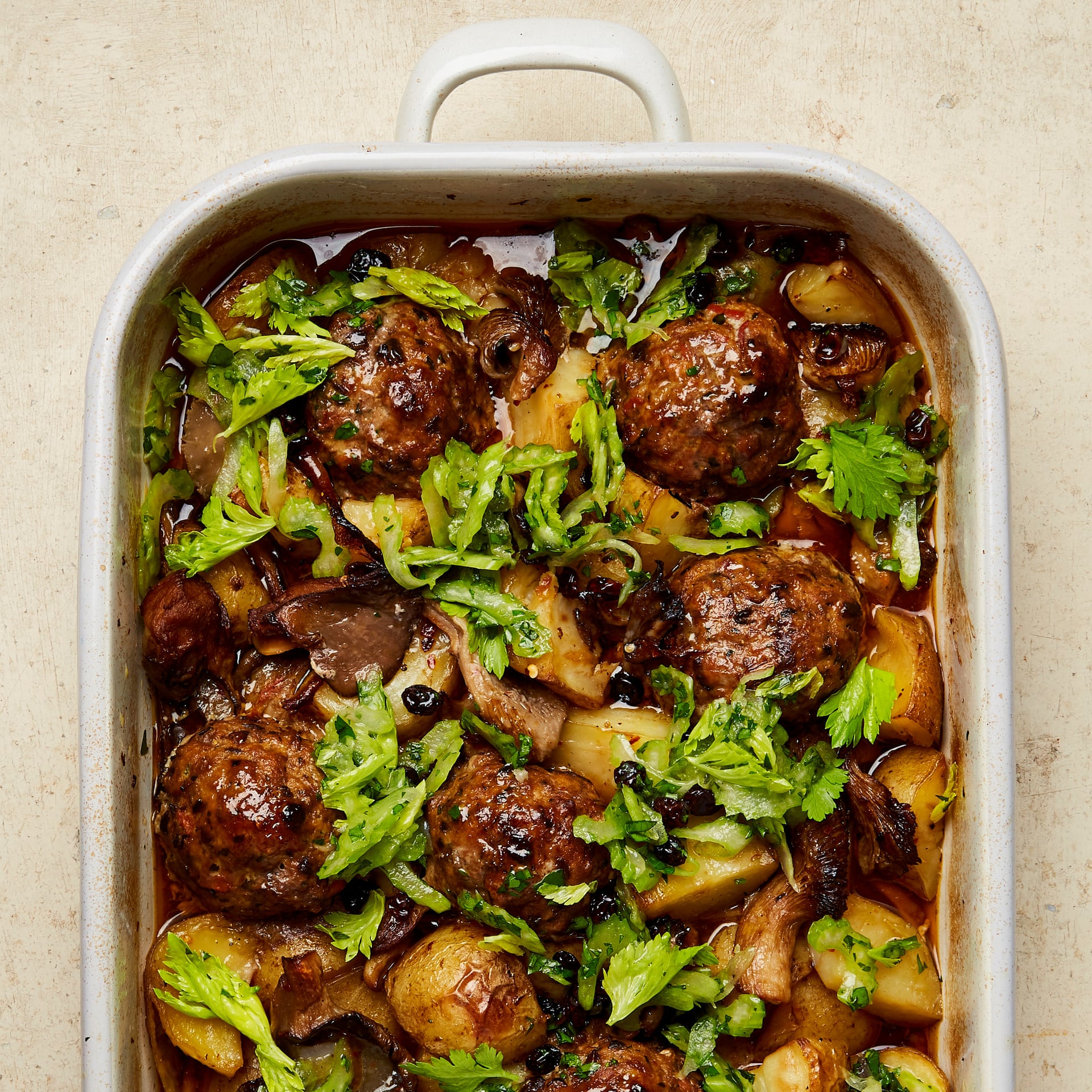 Meatball and Mushroom Tray Bake – bitScry